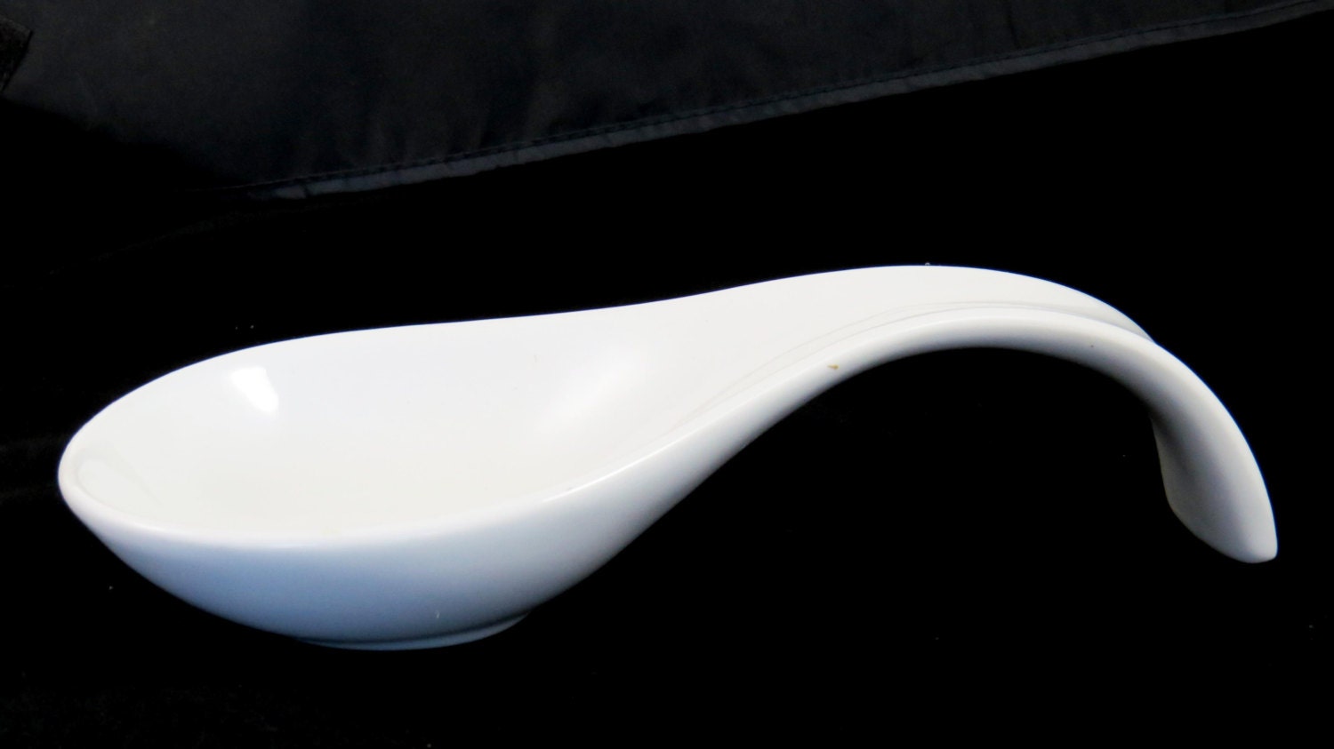 Vintage Large WHITE CERAMIC LADLE / 9.5″ Long x 4.25″ Wide / Ceramic ...