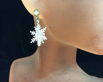 Items similar to Signature Collection North Star Rhinestone Dangling ...