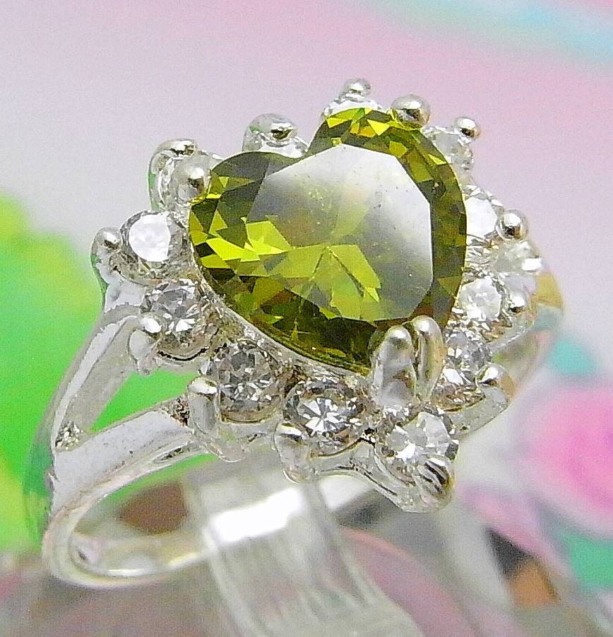Vintage Peridot Ring size 7.5