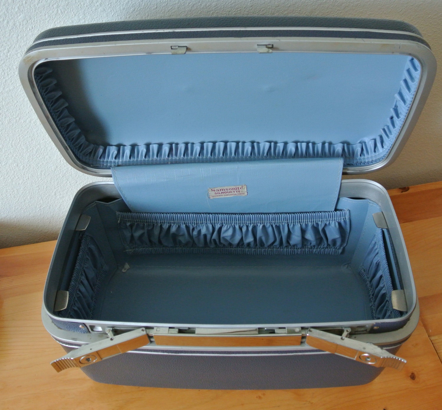 Samsonite Train Case. Blue Vintage Suitcase. Blue Makeup Case.