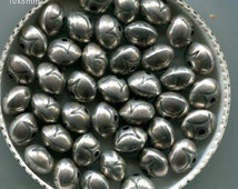 Popular items for bench beads on Etsy