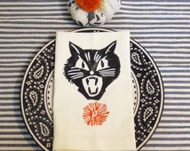 Popular items for screaming hand on Etsy