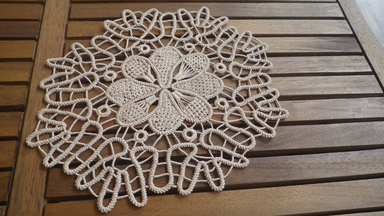Small table macrame point lace doily