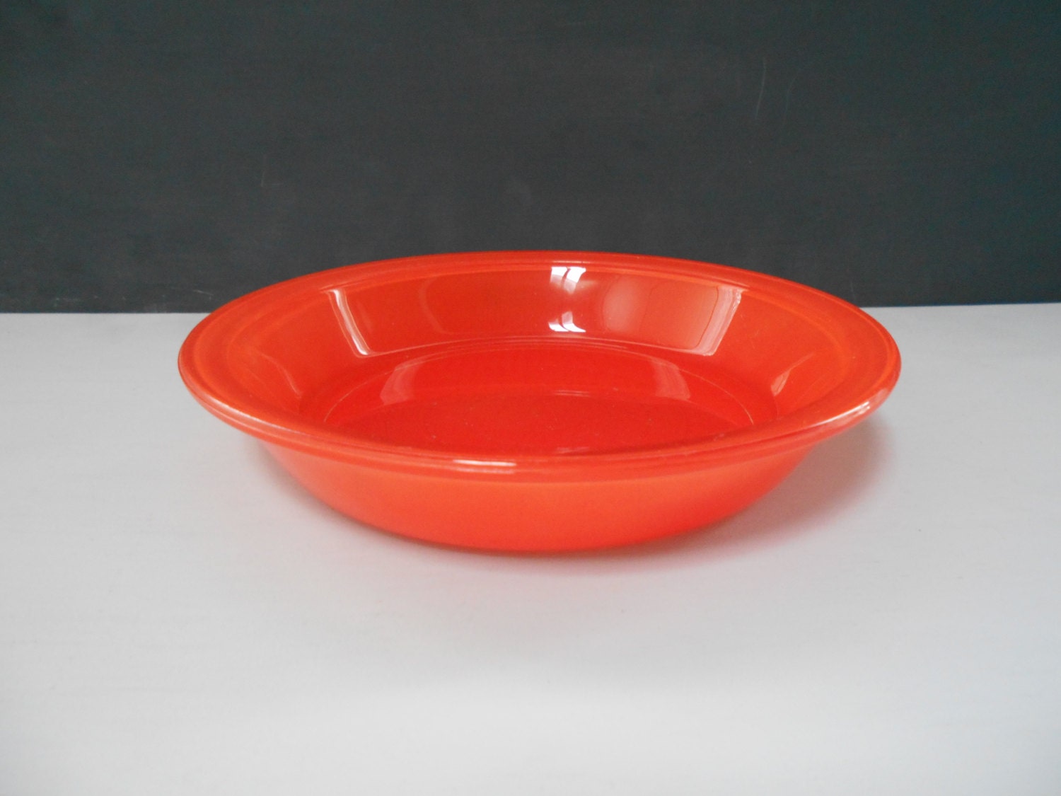 Vintage Agee Pyrex Sprayware Pie Dish in Red 1950’s – Haute Juice