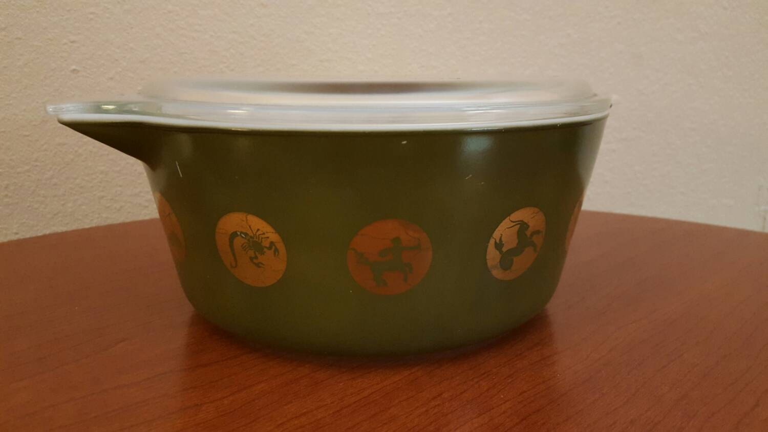 Pyrex Zodiac Promotional Cinderella Round Casserole with lid – Haute Juice