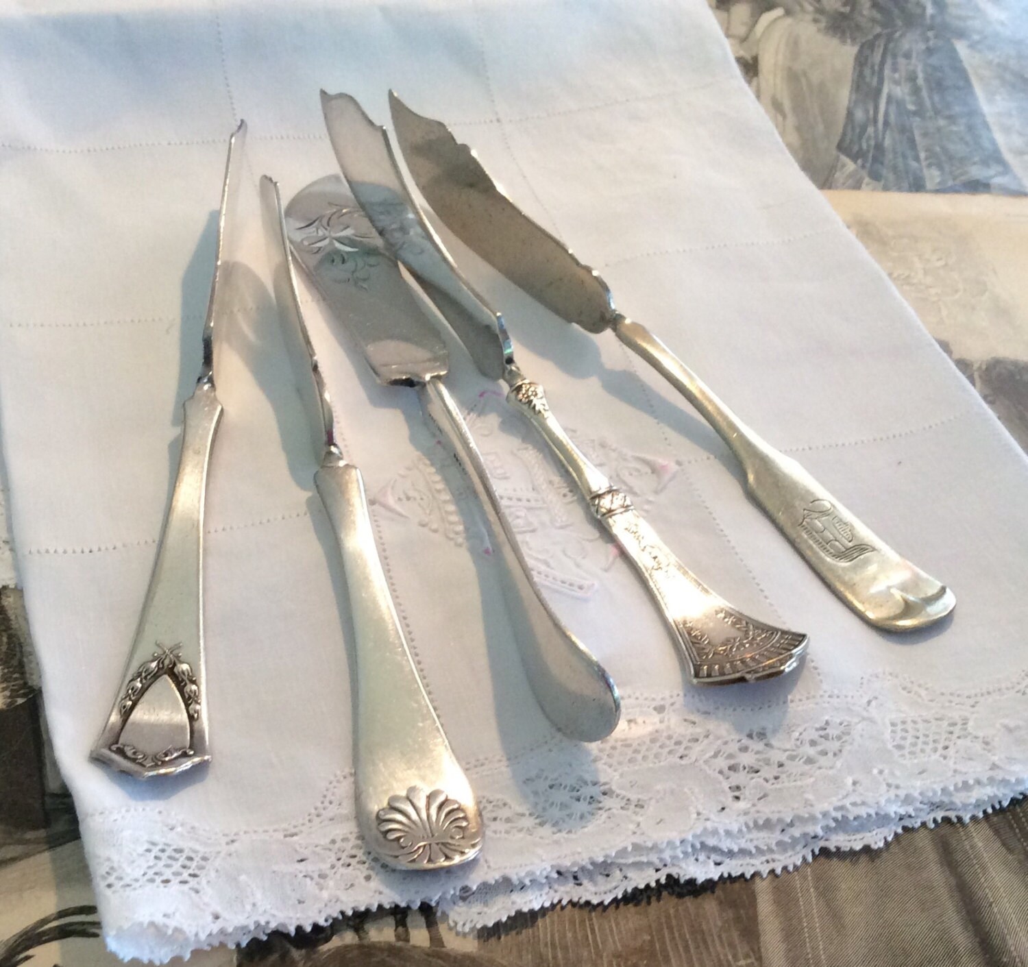 Collection of five silver plate twisted butter knives – Haute Juice