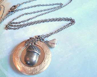Acorn locket | Etsy