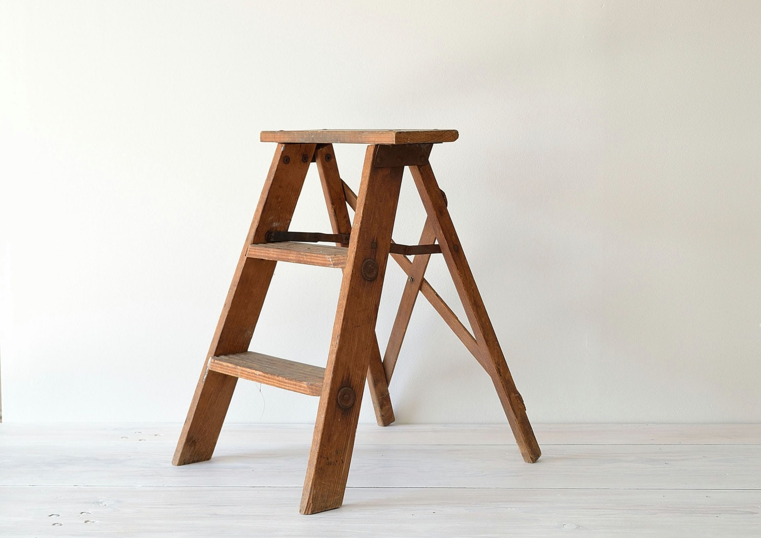 vintage rustic wooden step ladder – Haute Juice