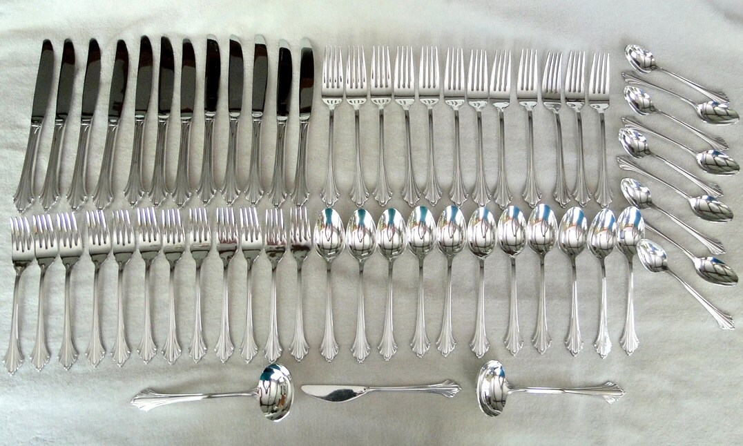 59pc-12-5pc Place Settings of Wallace FRENCH REGENT Silver Plate ...