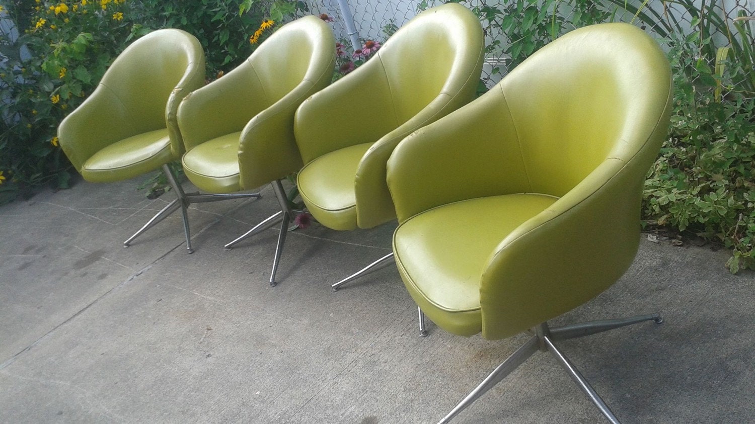 Mid-Century Modern Viko Pod Swivel Chairs set of 4 – Haute Juice