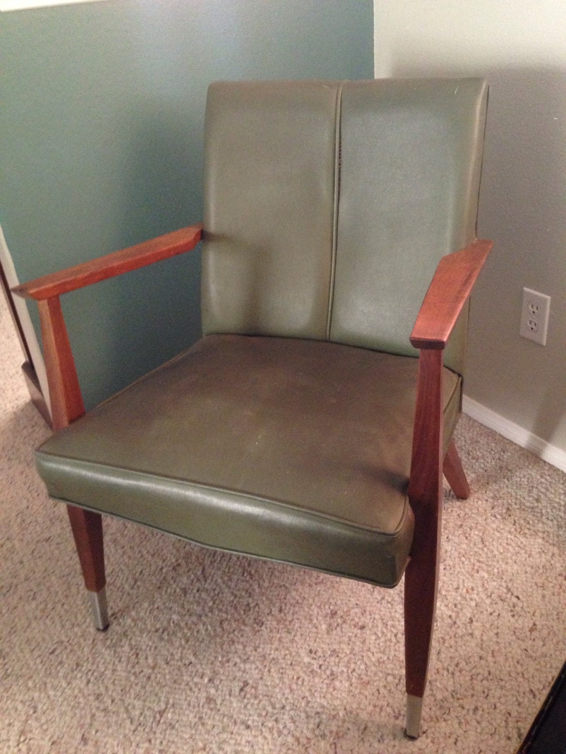 Vintage 1960’s green vinyl accent/ office chair – Haute Juice Vintage 1960’s green vinyl accent/ office chair – Haute Juice