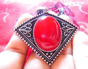 Red jade pendant | Etsy