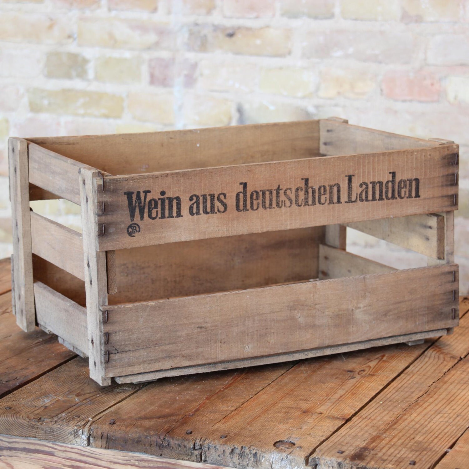 Original old wine crate “Wein aus deutschen Landen” from a vineyard ...