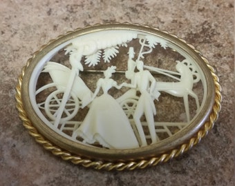 Depose brooch | Etsy