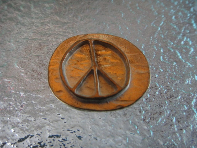 Vintage Silver Tone Silver Color Peace Symbol Sign Fat Surface Coin ...
