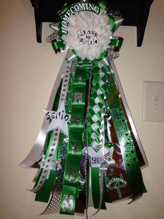 Homecoming Mums & Garters by Nikscreations12 on Etsy Homecoming Mums & Garters by Nikscreations12 on Etsy