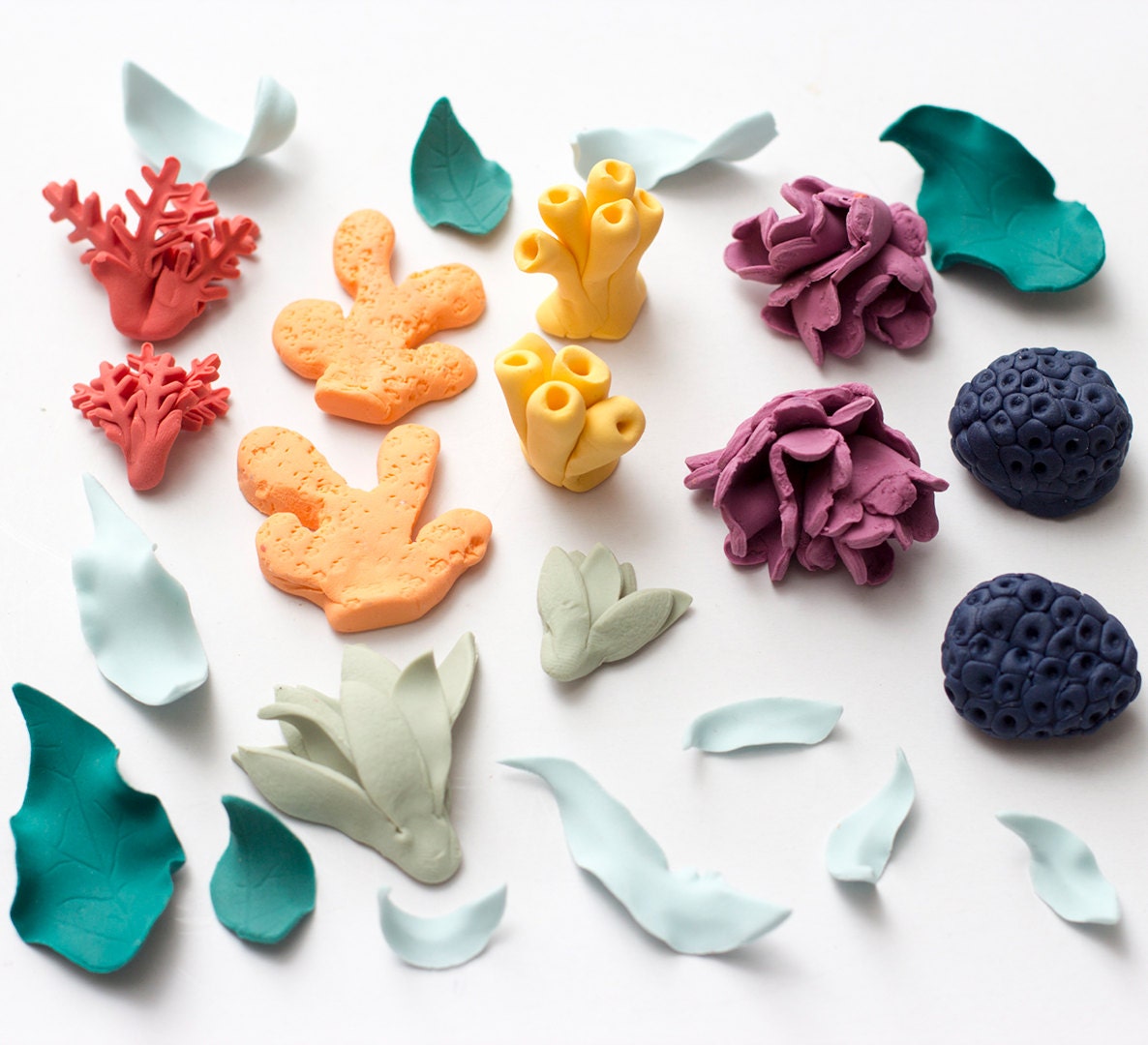 Fondant coral and seaweed Set of 24 Earliest estimated