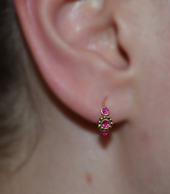 Ruby Flower NOSE RING // Gold Nose Ring Hoop Conch Piercing