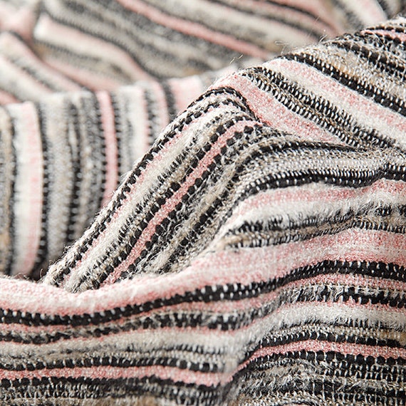 Fashionable Wool Boucle Fabric Fashion Fabric with Pink and
