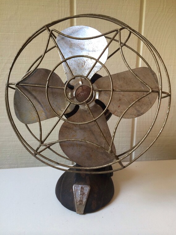 Vintage Cast Iron Eskimo Personal Electric Fan