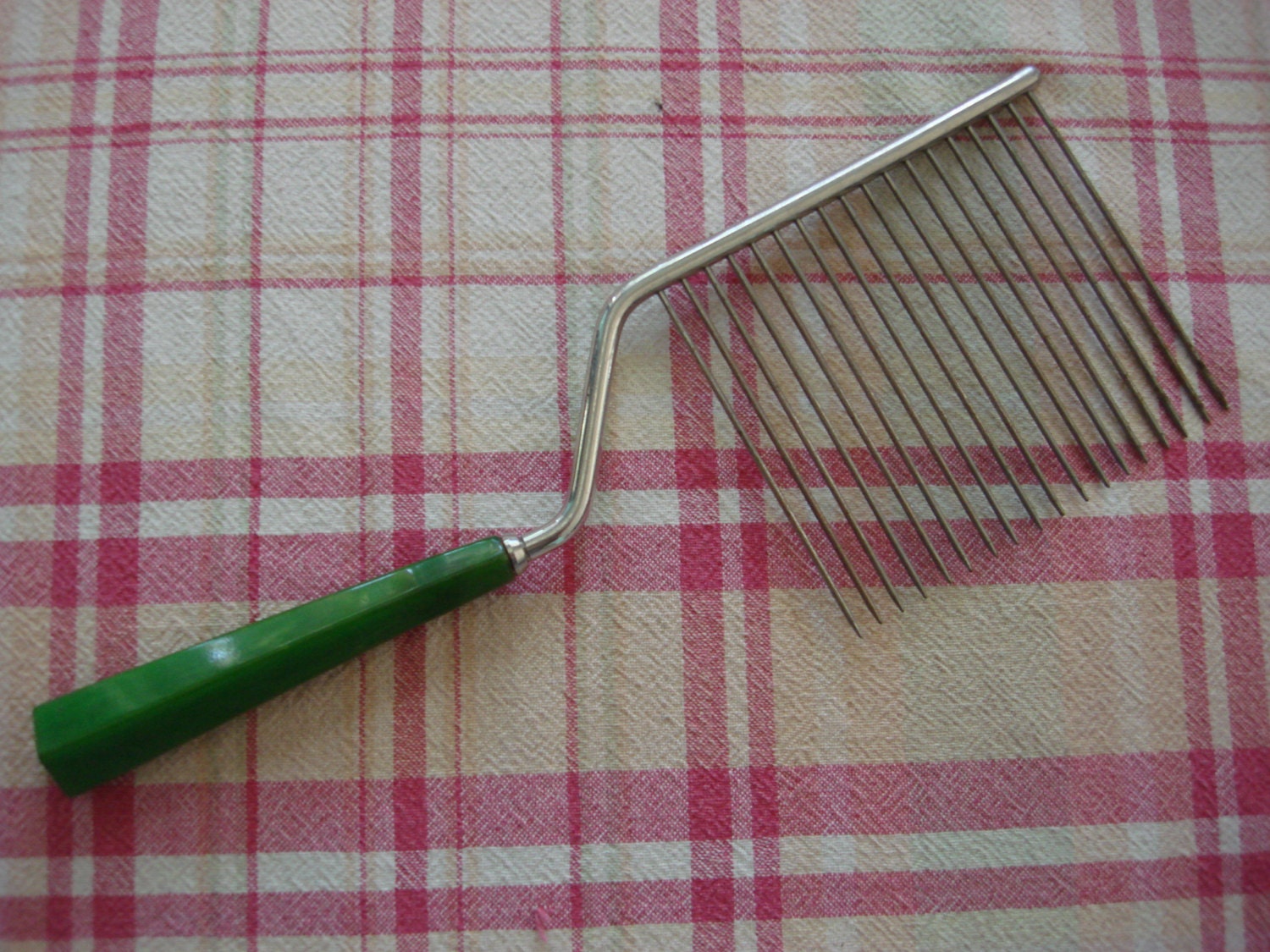 Fabulous Vintage Cake Breaker with Jade Green Bakelite Handle, 1930’s ...