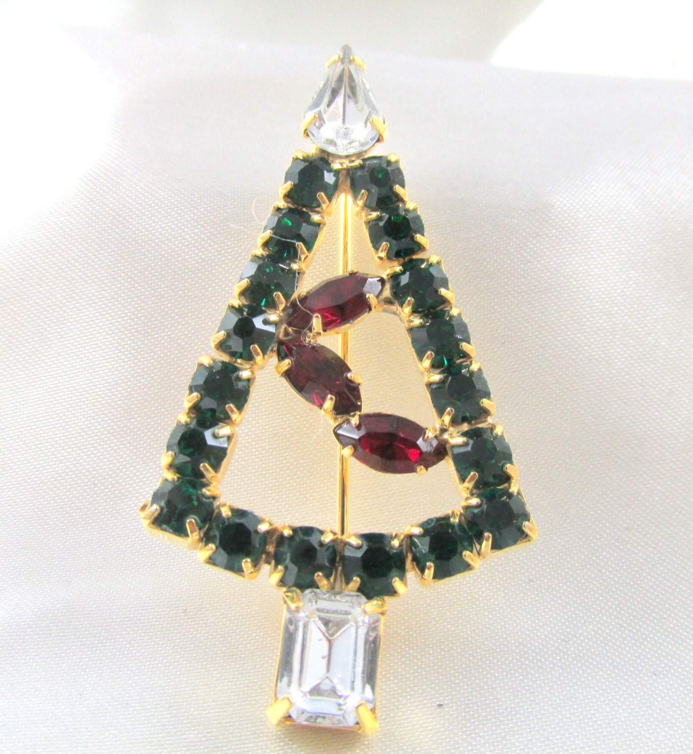 Vintage Small Rhinestone Christmas Tree Brooch – Haute Juice