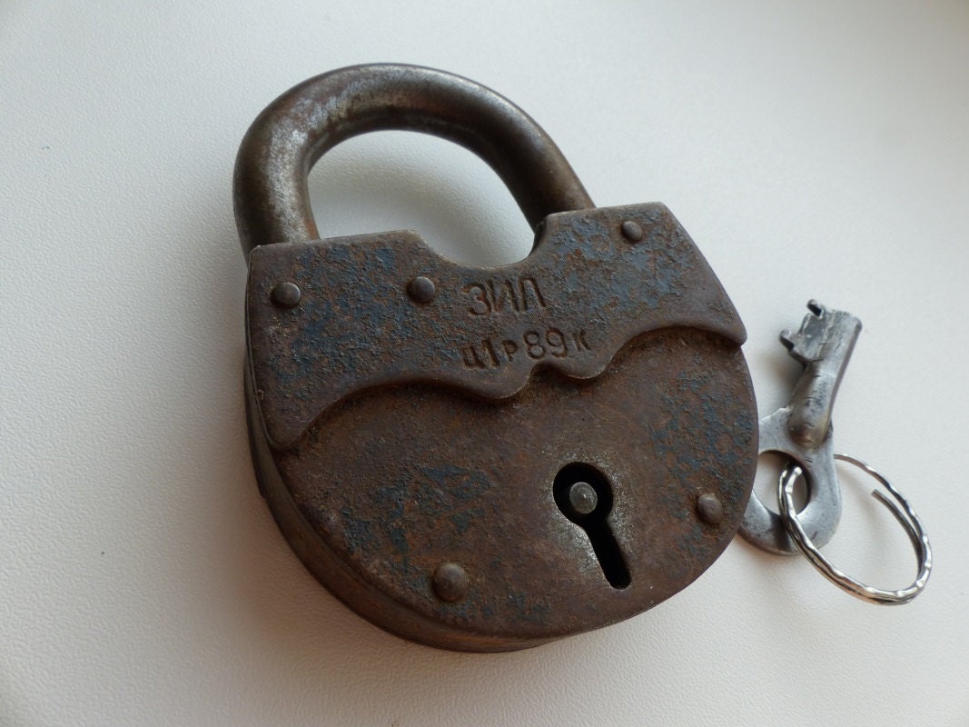 Vintage soviet time Russian Padlock with Skeleton Key – Haute Juice