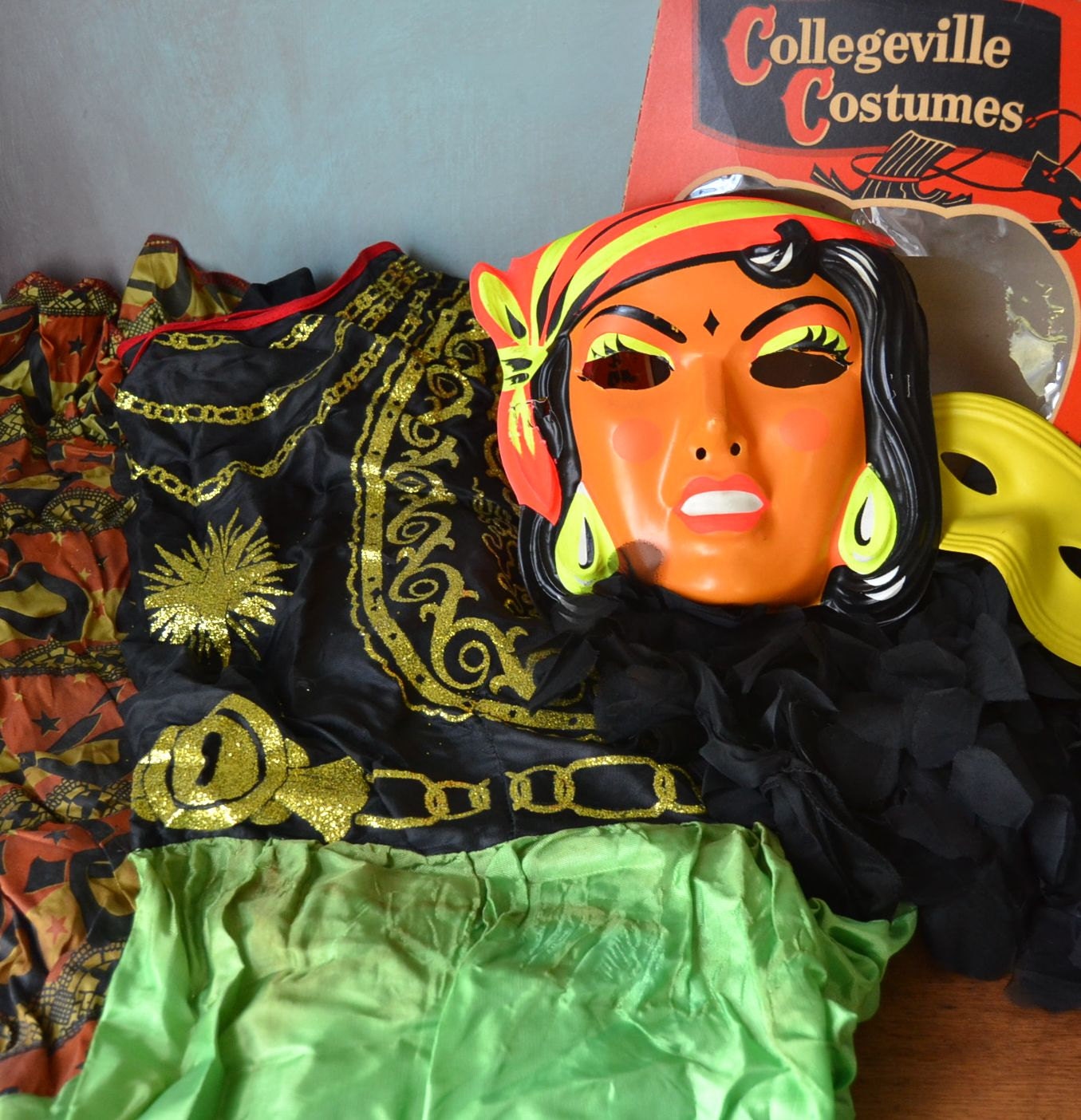 Vintage Collegeville Gypsy Woman Halloween Costume Mask