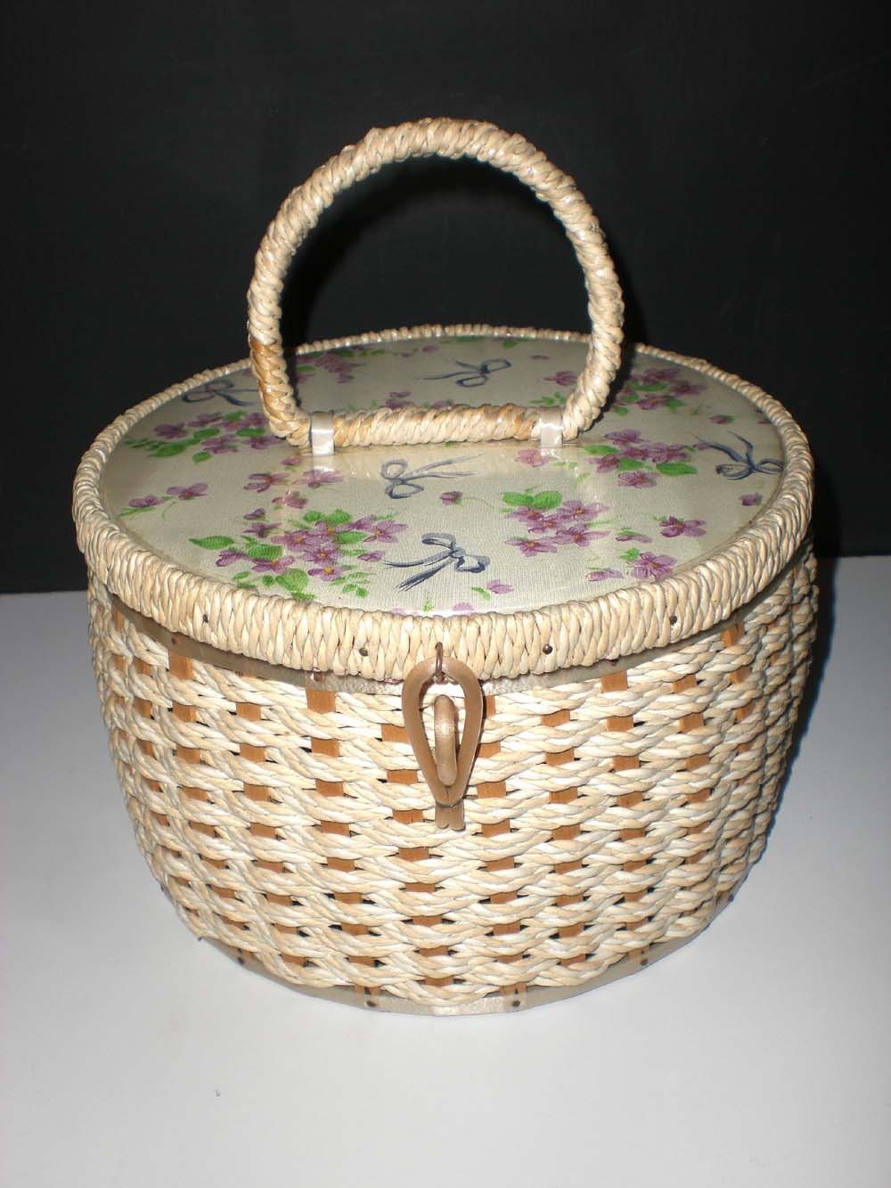 Dritz sewing basket, Straw basket, pastel colors – Haute Juice
