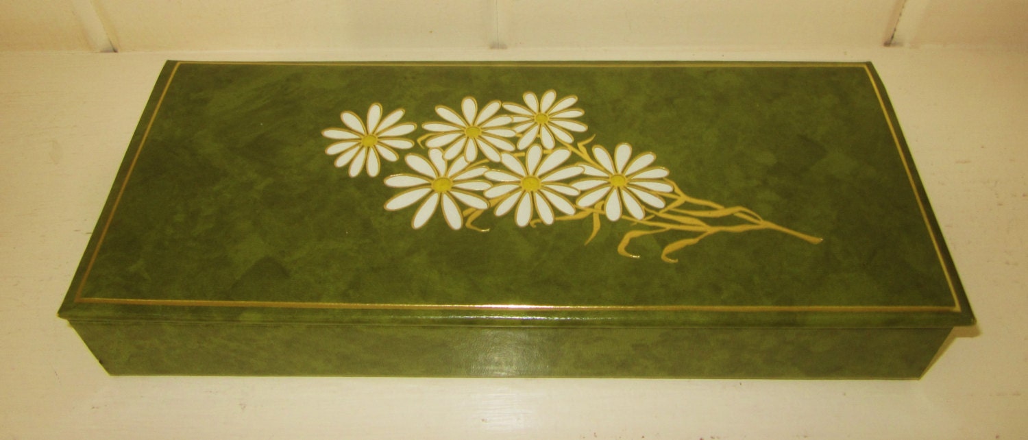 Vintage Green Handkerchief/Glove/Lingerie Storage Box with Daisies ...