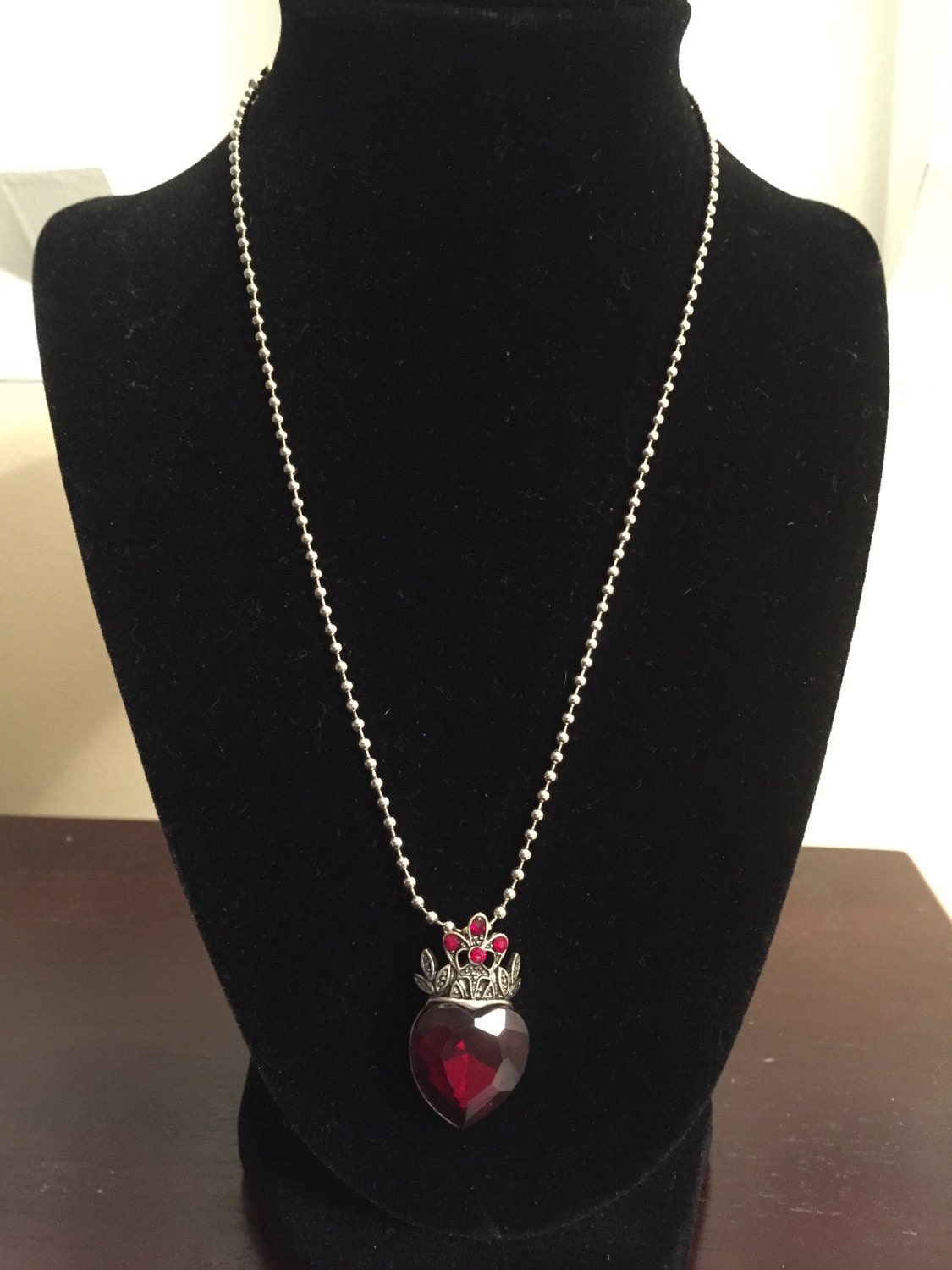 Disney Descendants Evie's heart necklace