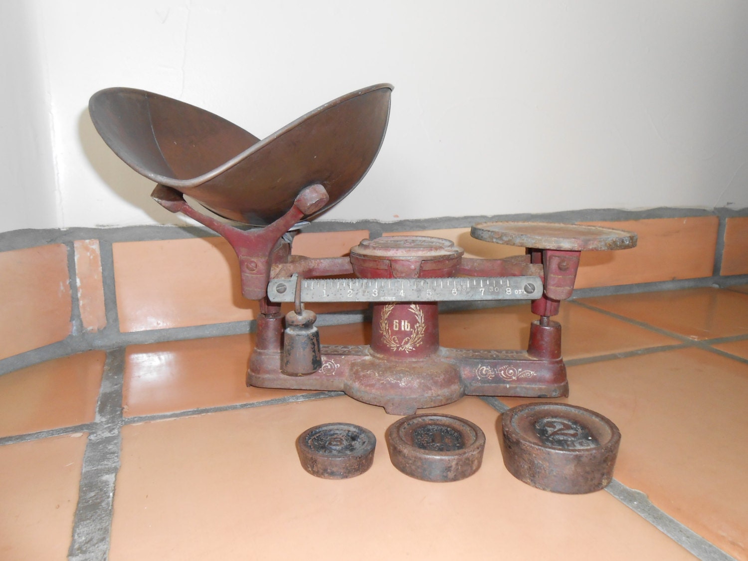 HOWE 2 Balance Scale Antique 1900s Cast Iron HOWE Candy Scale