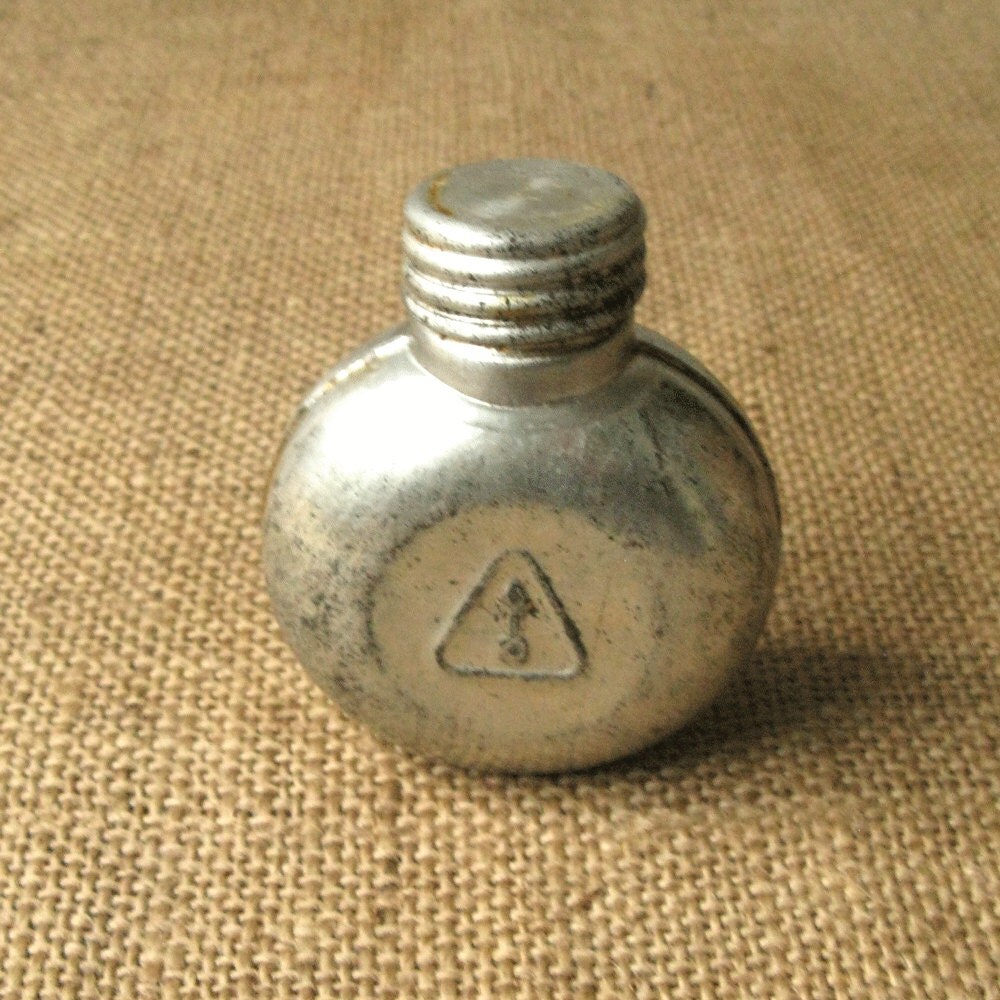 Vintage Gun Oil Can Military Oil Tin Metal Container by MyBootSale
