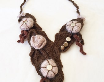 Items similar to WOOL NECKLACE blue on Etsy