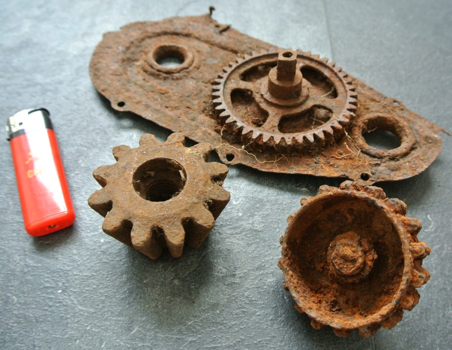 Rusty Gear Old Rusty Gear Cogs Crusty Rusty Gears Rusty Patina Salvaged ...