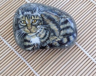 Painted rock cat | Etsy