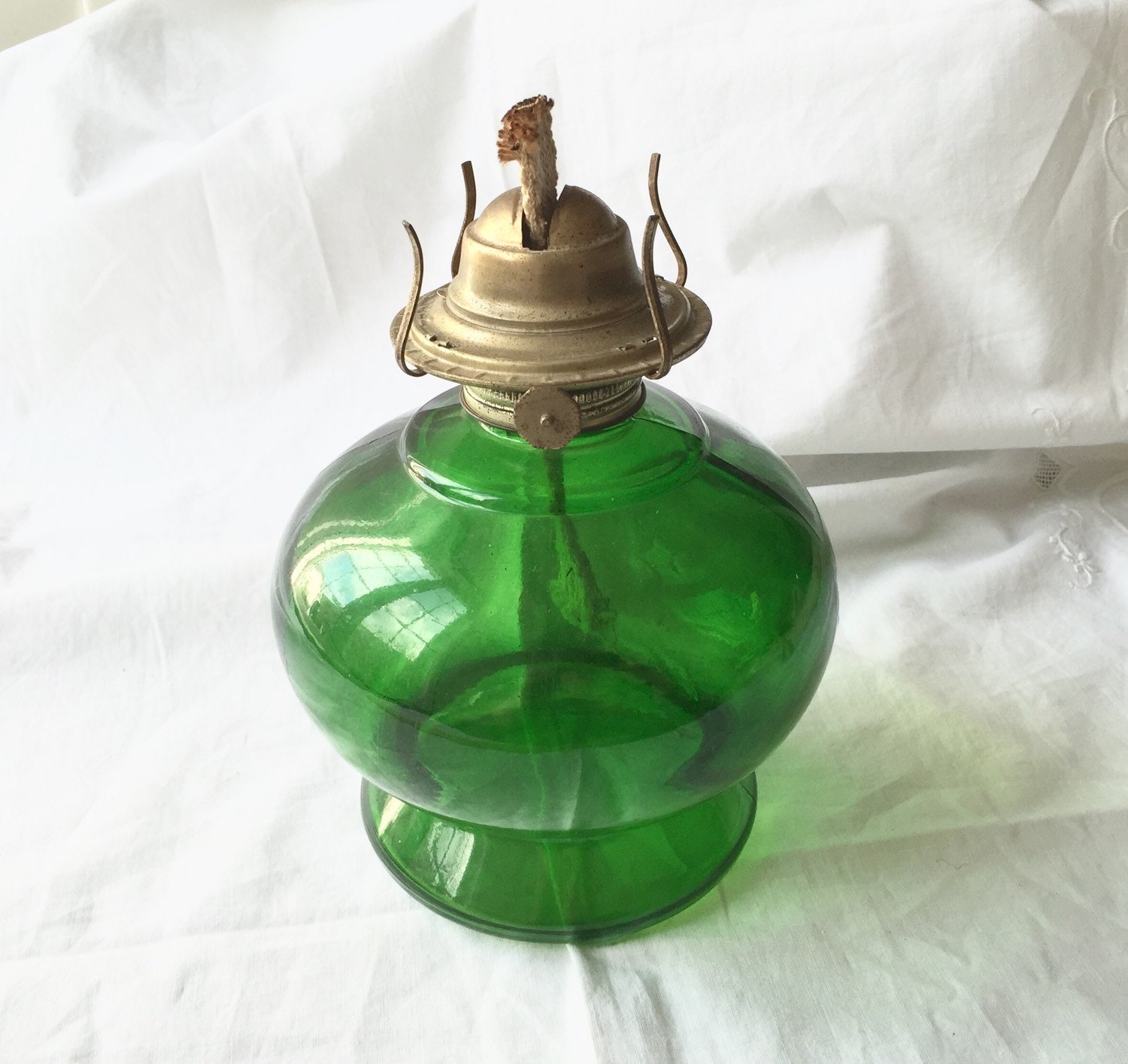 VINTAGE ANTIQUE OIL Lamp Marked Eagle Seep Emerald Green vintage-antique-oil-lamp-marked-eagle-seep-emerald-green