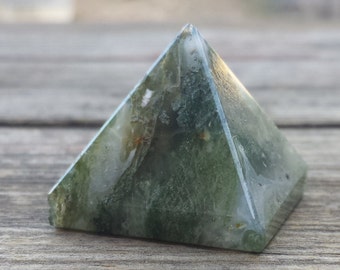 UNAKITE natural Medium gemstone crystal pyramid 27-30mm