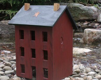 Items similar to Large Folk Art Primitive Saltbox Bird House 5 Nesting ...