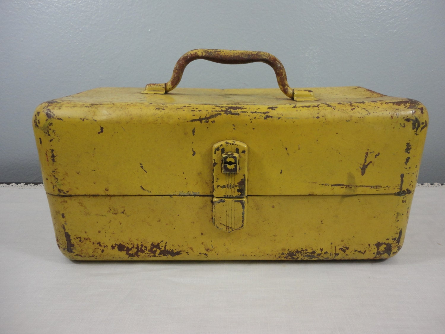 Charming Vintage Tool Box Yellow & Chippy – Great Storage for Art ...