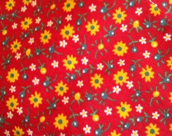 Items similar to Vintage Fabric Red Calico Cotton Print Classic Retro ...