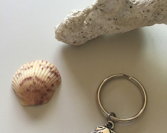 Sea shell keychain | Etsy