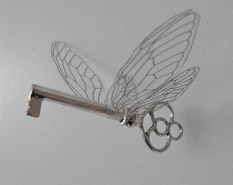 10 x flying 'magical' keys with wings various types