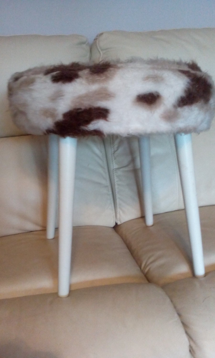 Very Retro 1970’s Faux Fur dressing table stool by Sherbourne – Haute Juice
