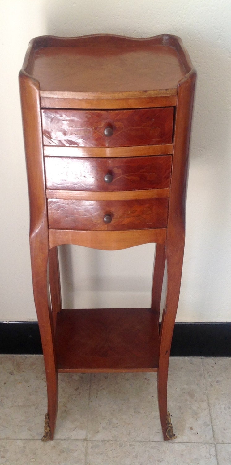 French chamber piece. (Very old) – Haute Juice