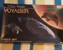 Star Trek Voyager 3-Piece Set by Monogram (USS Voyager, Kazon Raider ...
