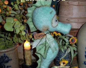 Primitive Patti's Ratties Bug Worm Garden Green by pattisratties