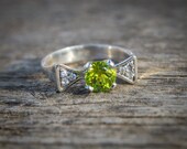 Unique peridot ring related items | Etsy