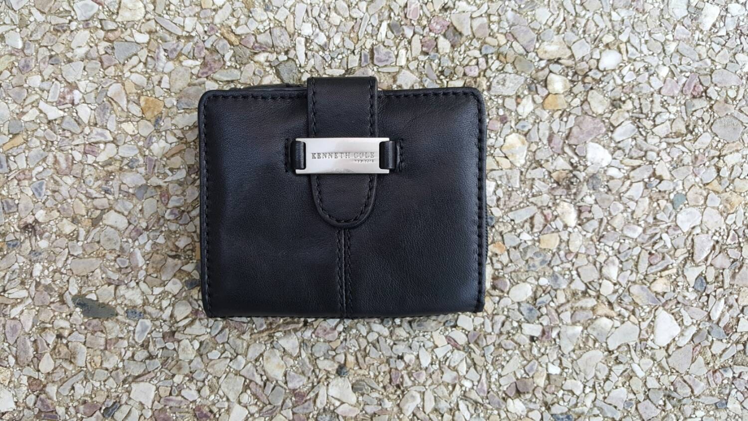 Fossil Red Leather ID Wallet Zip Around – Haute Juice