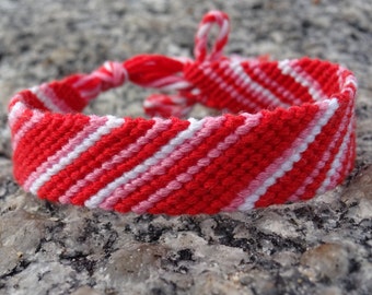 Plarn Purses / Macrame Bead Bracelets / Laptop by EuclidGreen